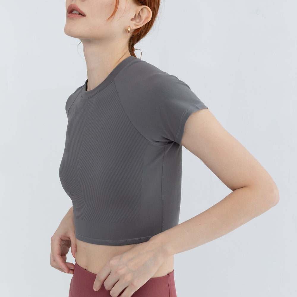 Linear Grace Fitness Raglan Crop | Chic Sustainable Fashion | Northern Cote